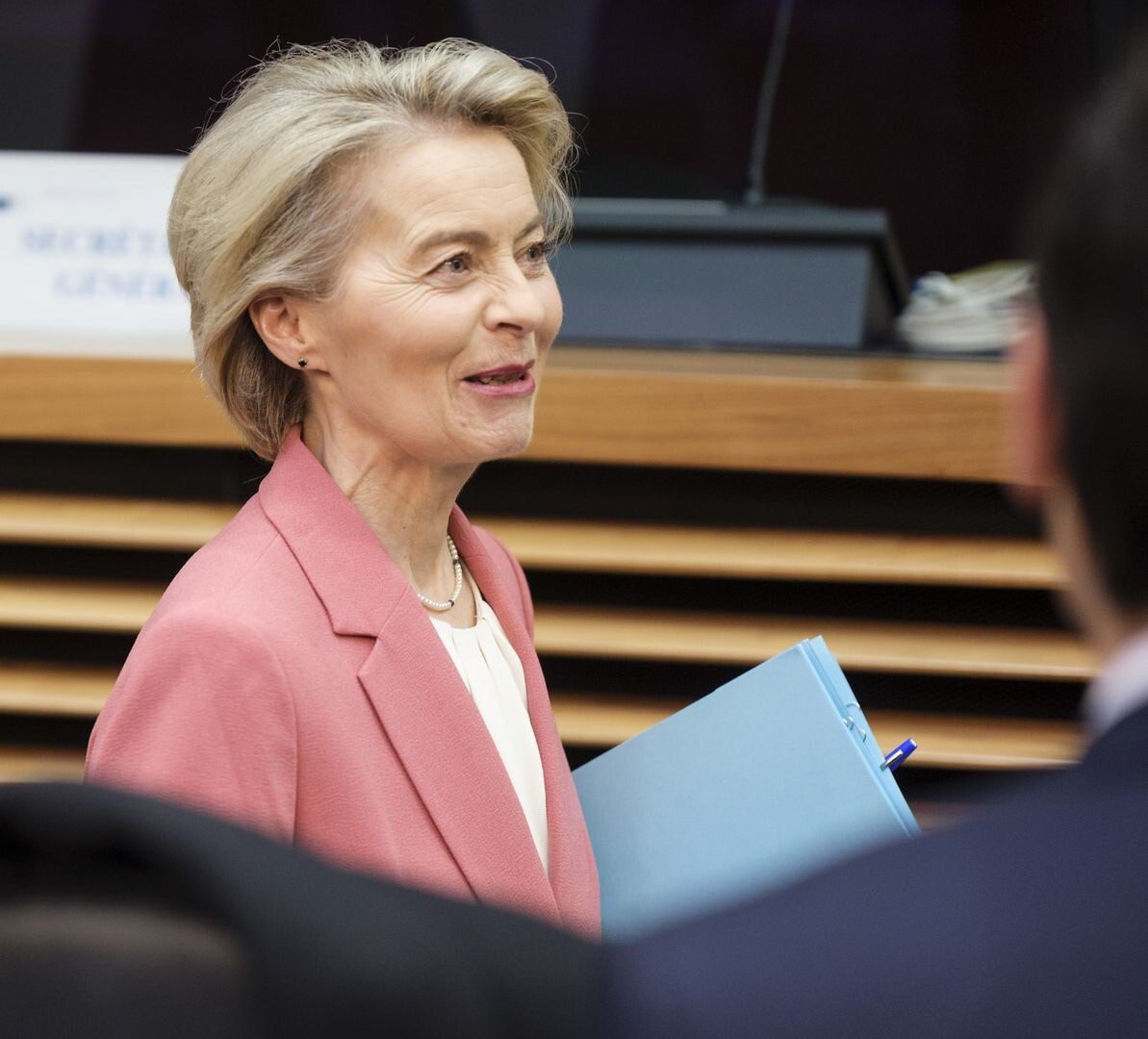 Фон дер Ляйен пригрозила «жестко ответить Трампу на введение пошлин Другая Украина